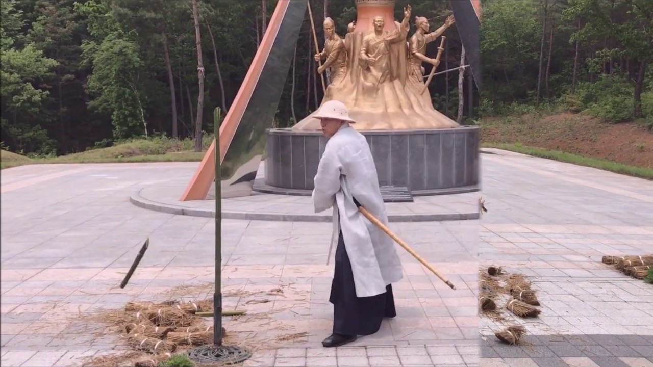 죽장검 buddhist master used the jukjjang.(cane katana) - YouTube