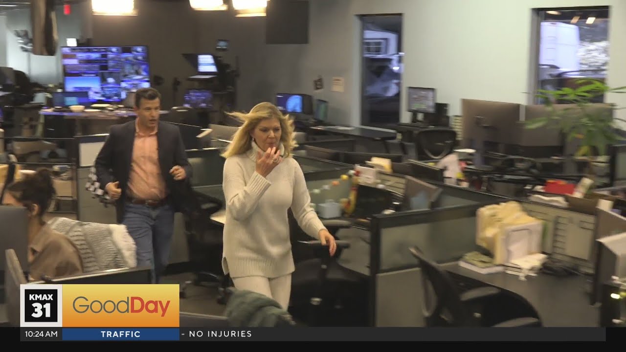 Good Day Super Bowl obstacle course - Rachel Wulff's turn! - YouTube