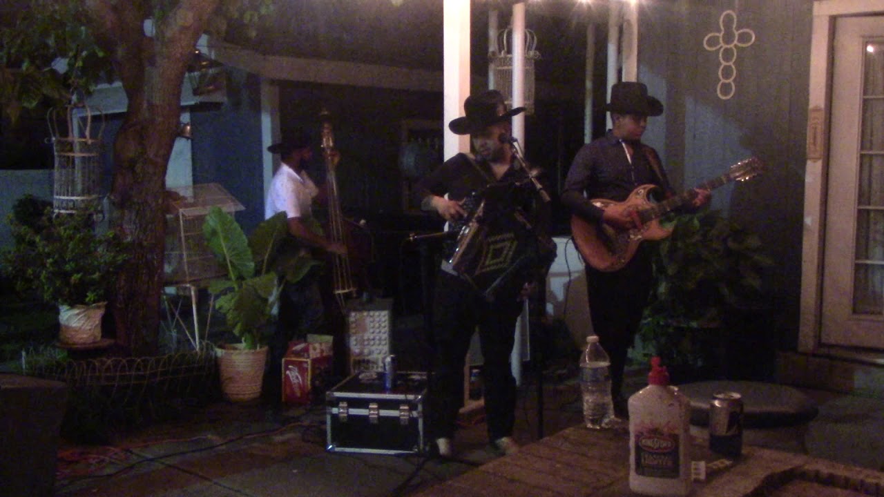 Milicia Del Rancho - El Centenario - YouTube