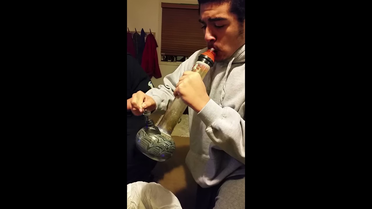 Black guy getting stoned af - YouTube