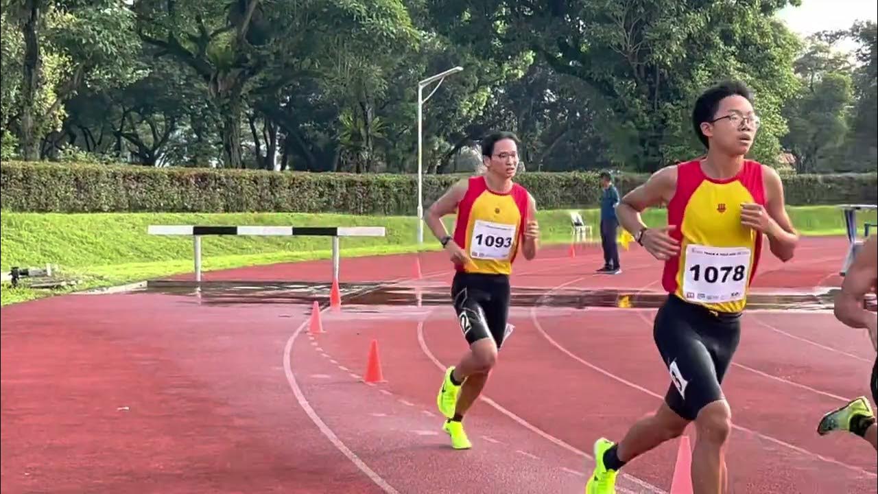 Boys 2000m Steeplechase B Div - YouTube