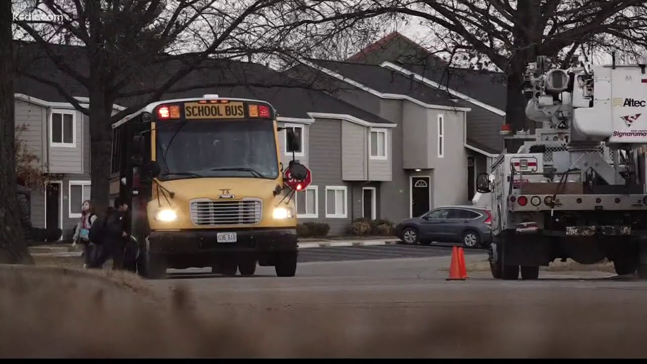 Parents charged after bus stop fight - YouTube