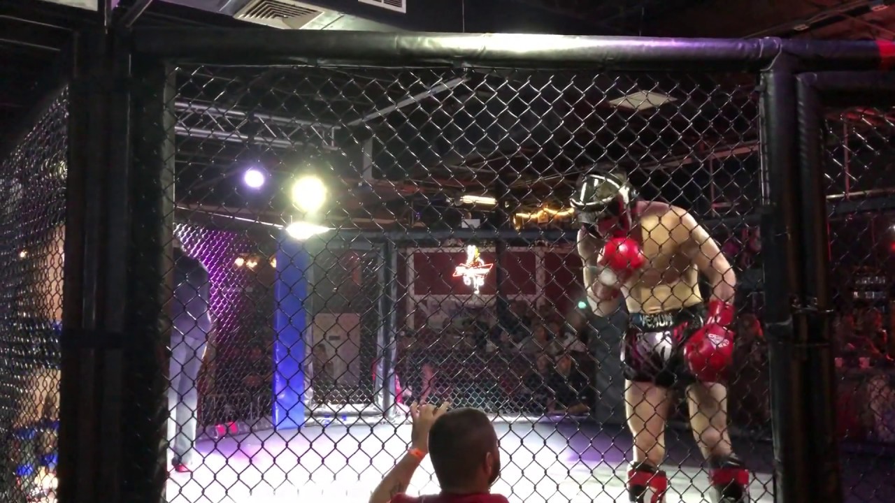 Fighter PUKES during KICKBOXING Match! GROSS! - YouTube