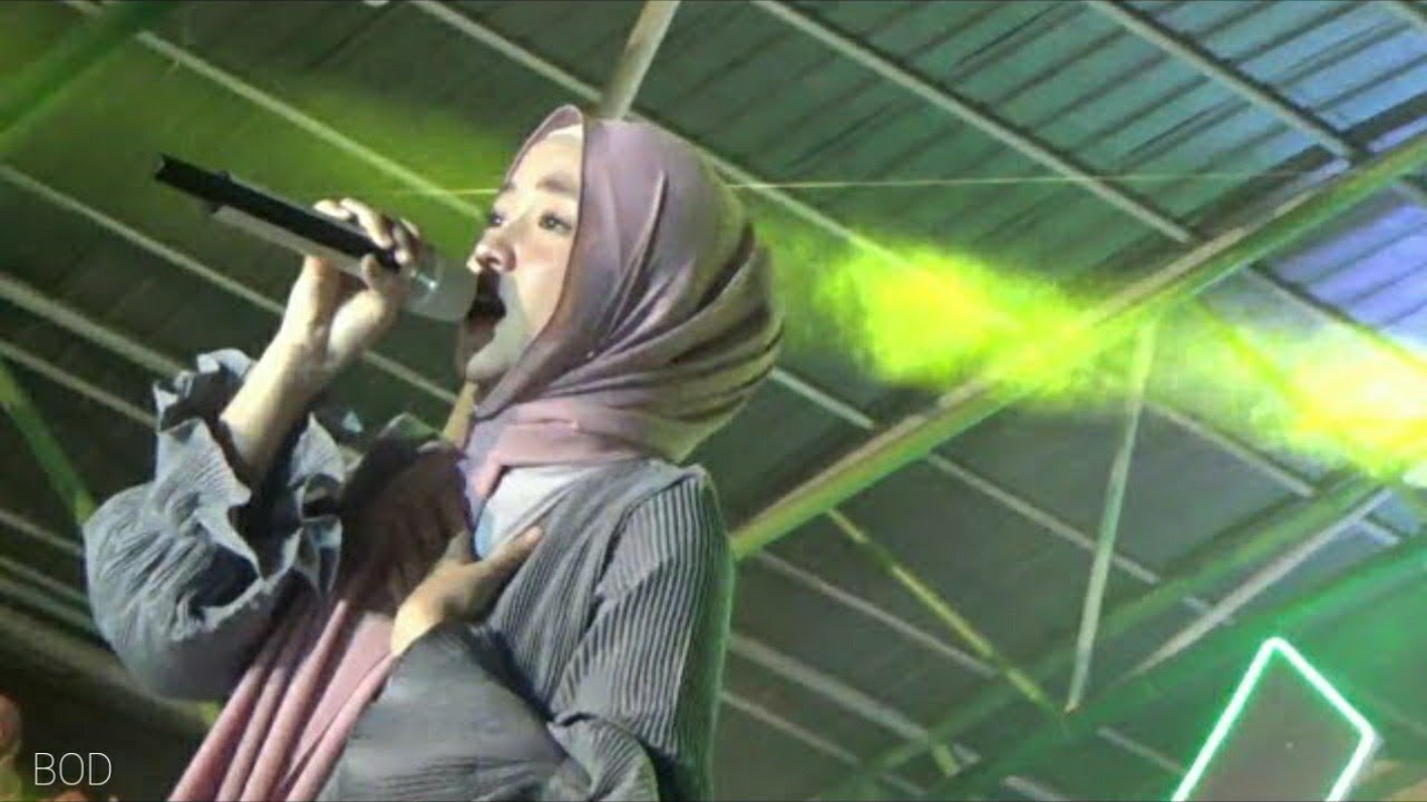 SHOLAWAT BARENG NISSA SABYAN - YouTube