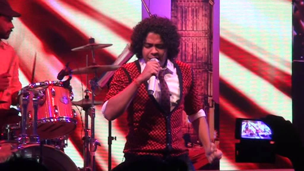 Watch Playback Singer Naresh Iyer Live Concert at Vijaya Fourum Mall ...