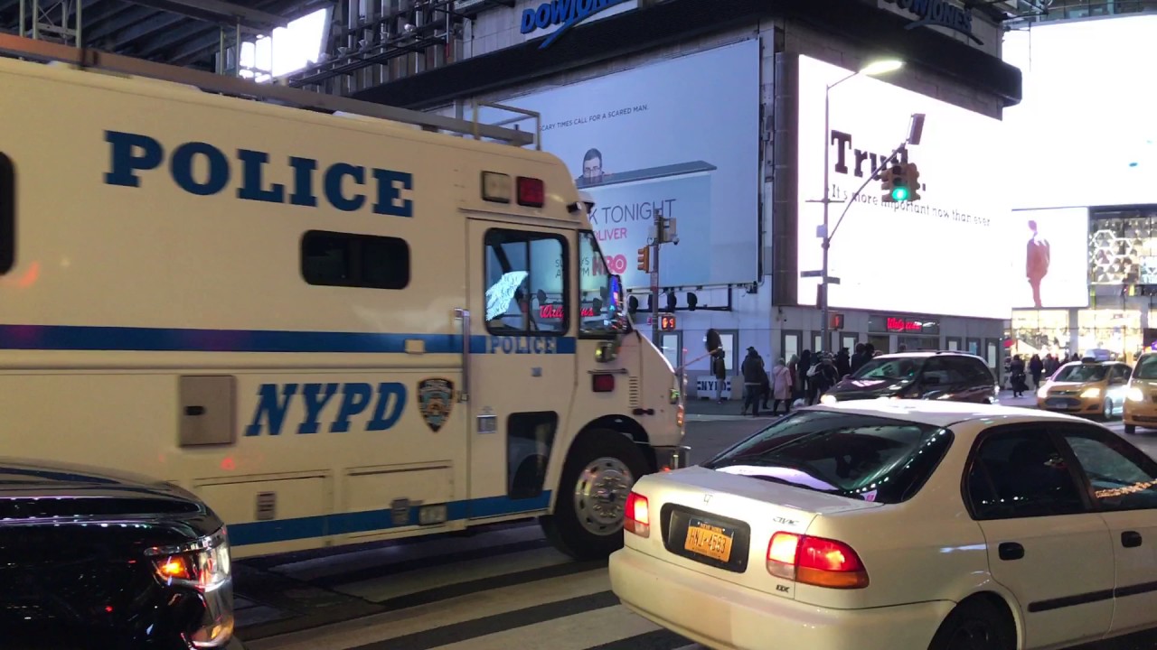 RARE CATCH OF THE NYPD COMMUNICATIONS DIVISION COMMAND POST DEPLOYING ...