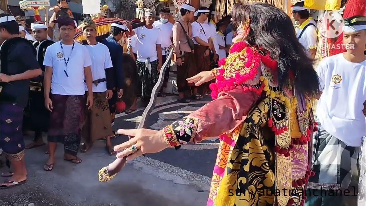 Upacara Pitra Yadnya Dadia Mangku Segara Kalianget - YouTube