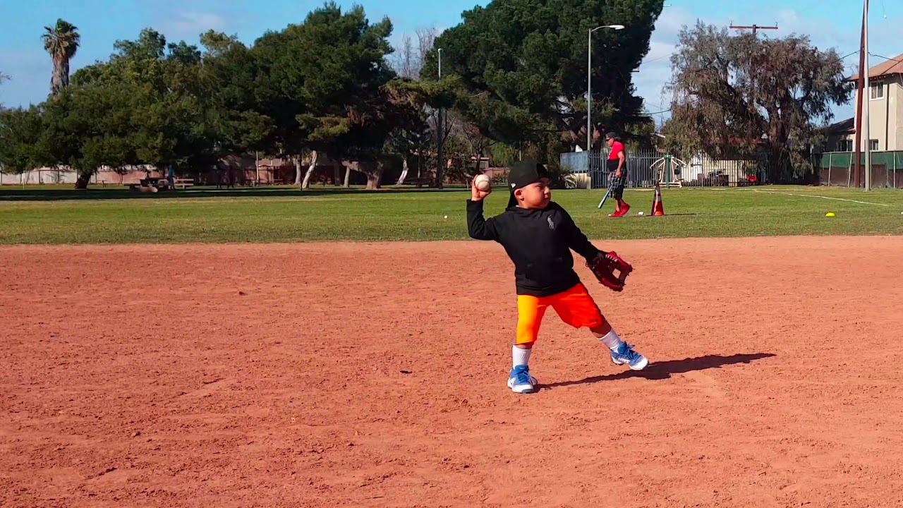 5 Years Old Tee Ball player Training - YouTube