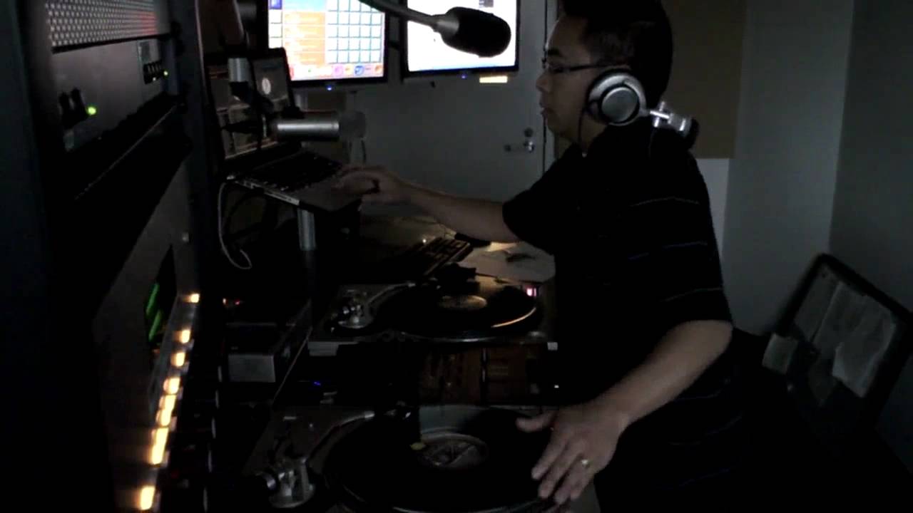 DJ E-man Mickey Fickey Mix Dec 11,2009 1.AVI - YouTube