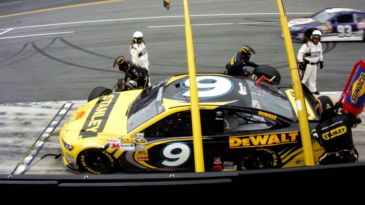 Marcus Ambrose Daytona 500 2013 pit stop for fuel and tires - YouTube