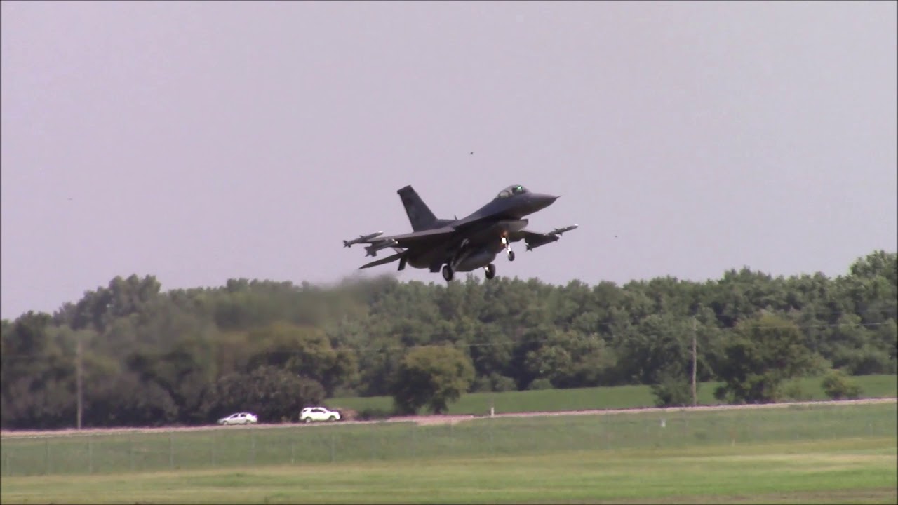 F-16's Practicing - South Dakota ANG (Sioux Falls Airport Plane ...