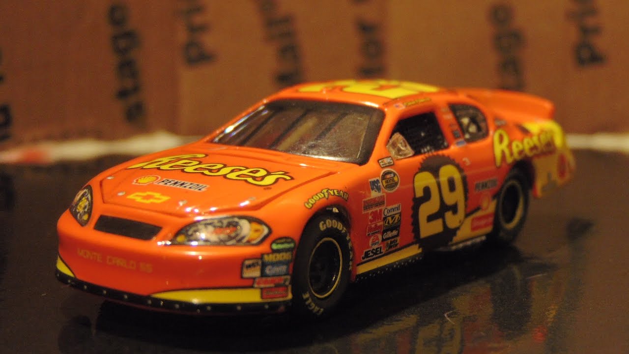 NASCAR Diecast Review of 2007 Kevin Harvick Reese's Chevrolet 1:64 ...