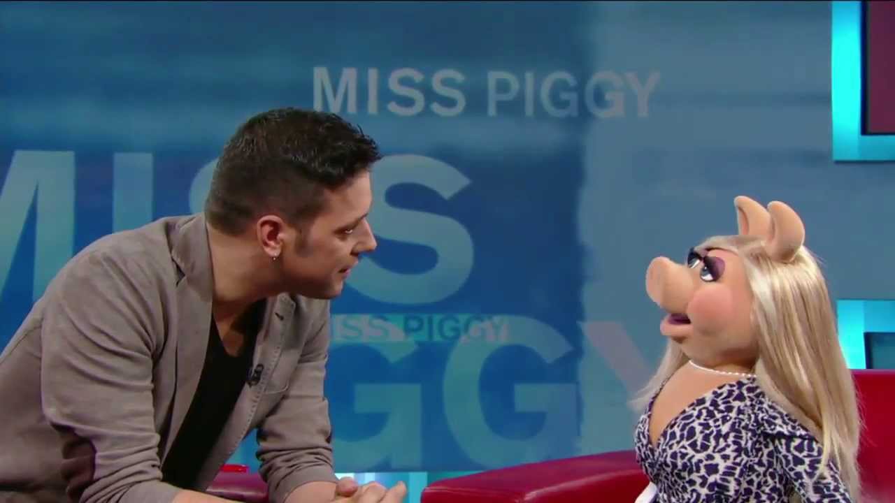 Miss Piggy on George Stroumboulopoulos Tonight: INTERVIEW - YouTube