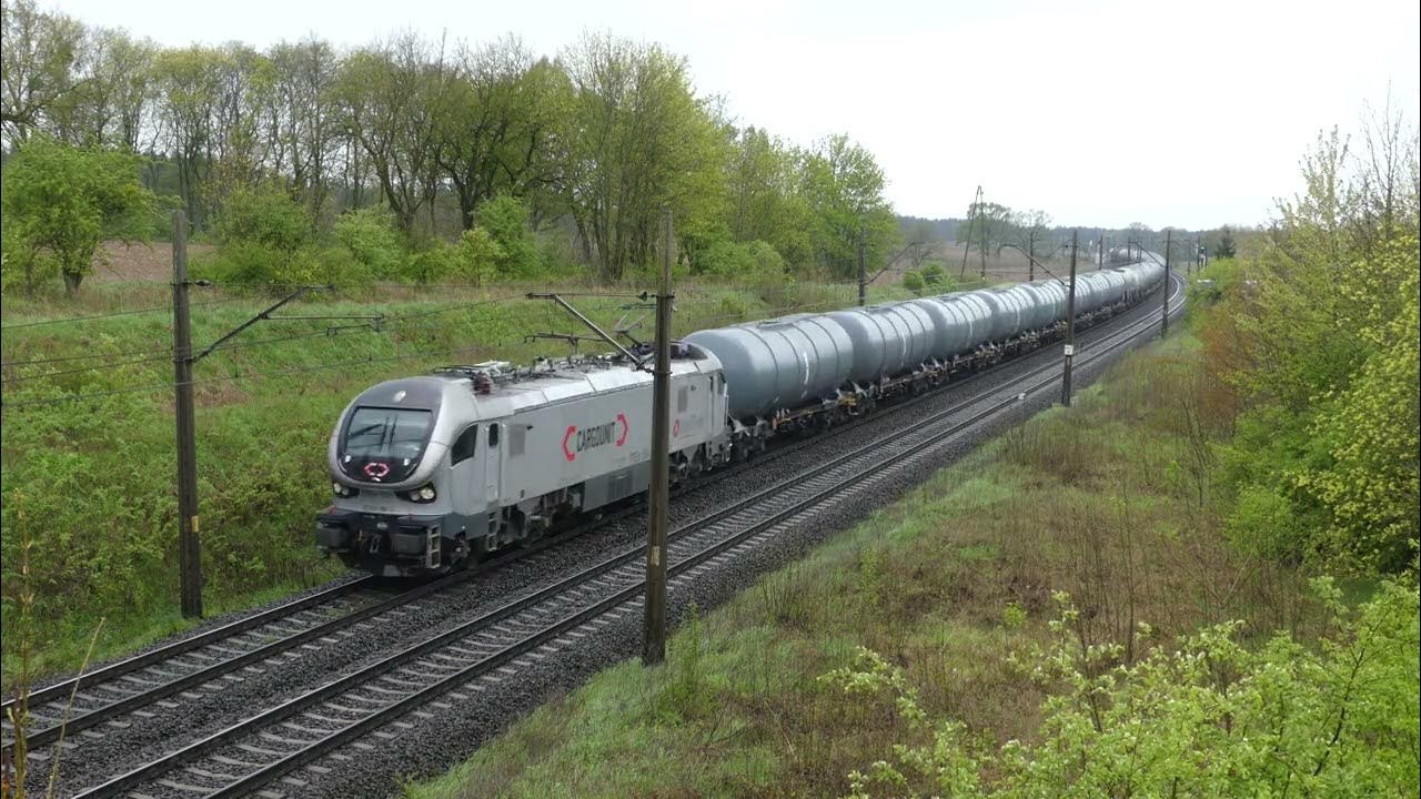 111Eb-004 srebrna gama Olavionu w przelocie z cysternami - YouTube