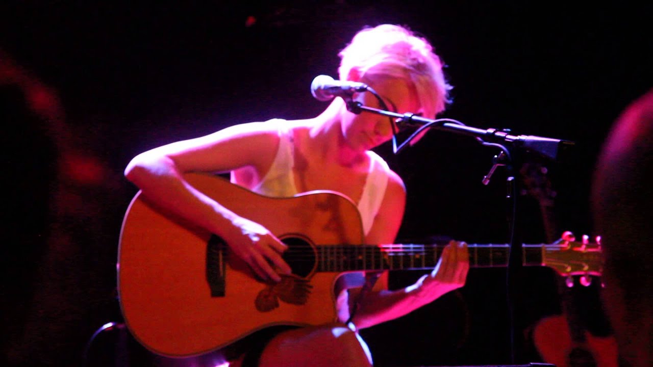 Leticia Wolf LIVE Rhythm and Brews "Married to Grunge" - YouTube