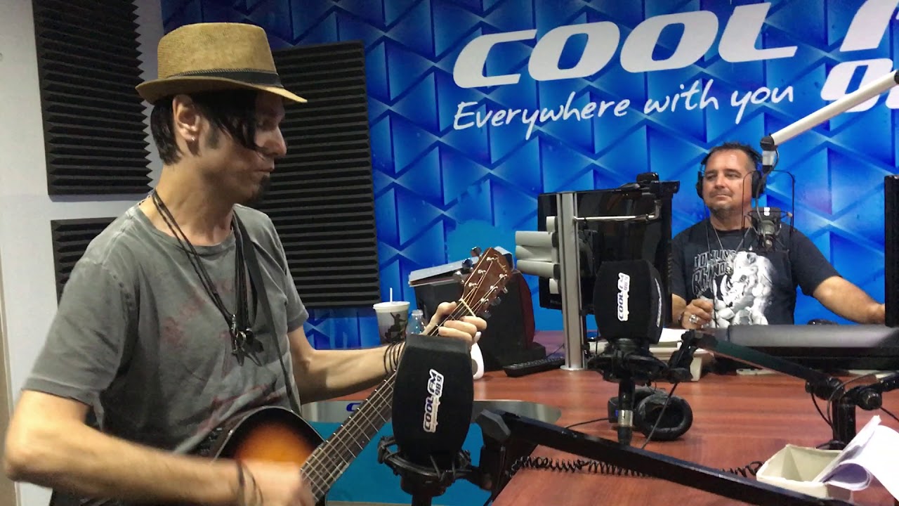 Freddie Nelson Live at COOL FM Aruba - Dreamers Ball [Queen Cover ...