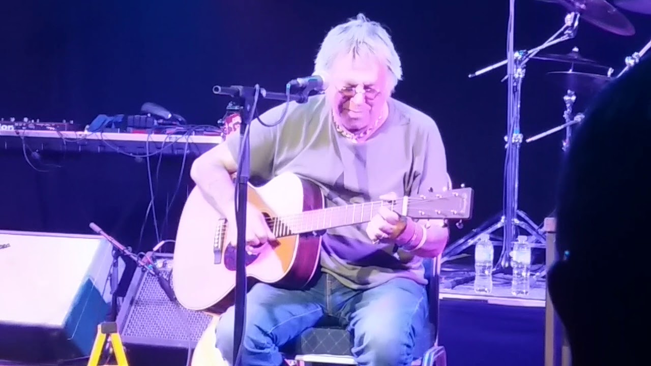 Charlie Harper from the UK subs solo set supported the skids - YouTube