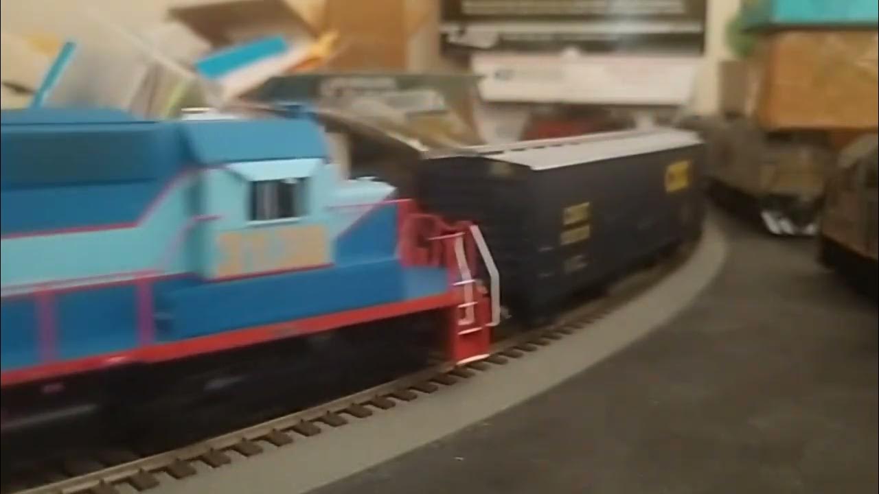 HO ATH SD40-2 FXE 3124-3138 & 3123-3144 DCC LOKSOUND F.T. - YouTube