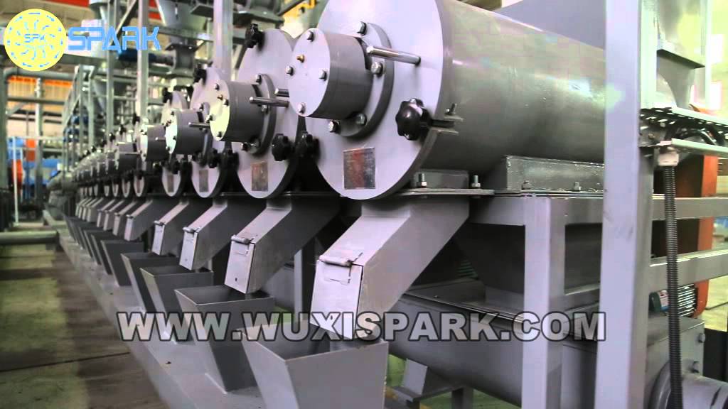 rubber powder making machine - YouTube