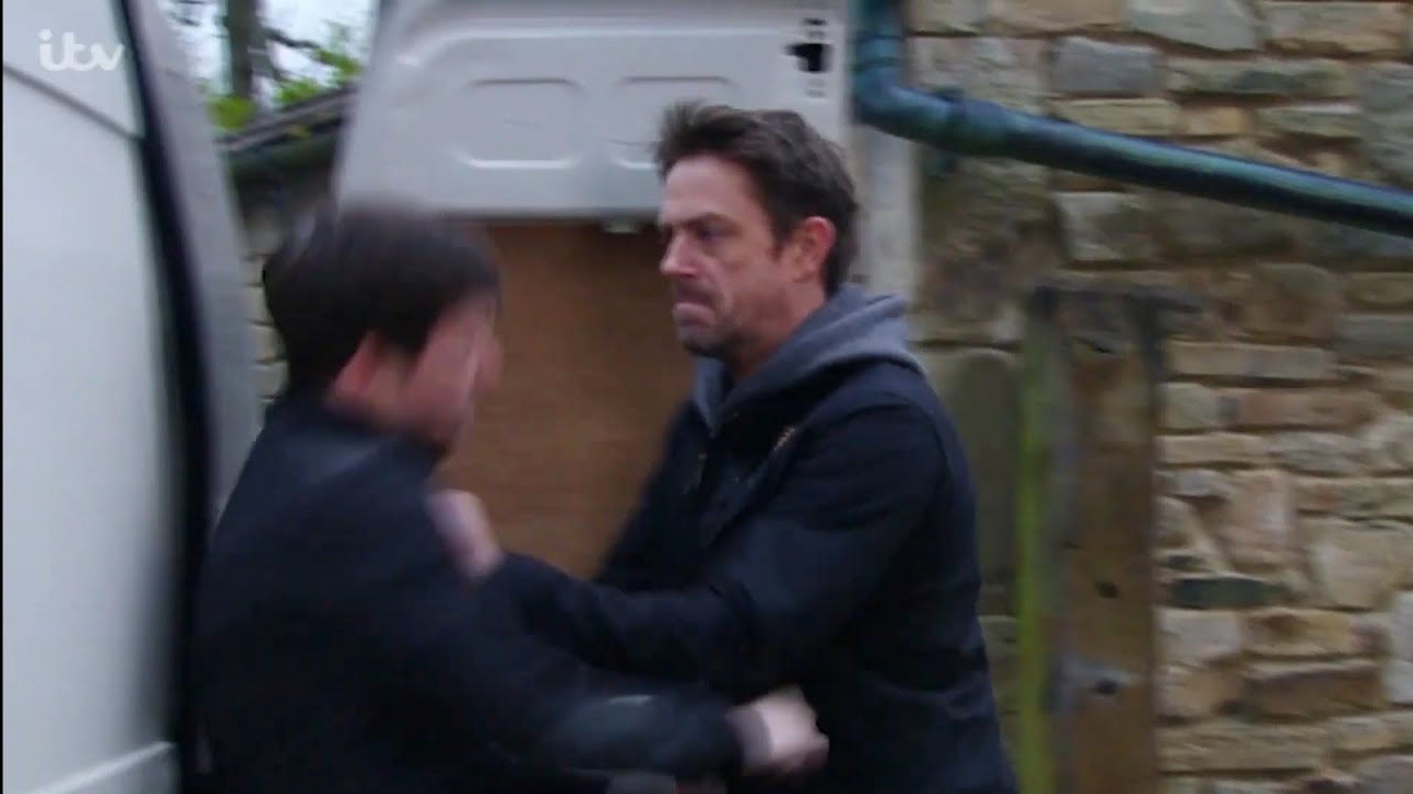 Emmerdale - Cameron Murray Grabs Robbie Lawson (28th March 2013) - YouTube