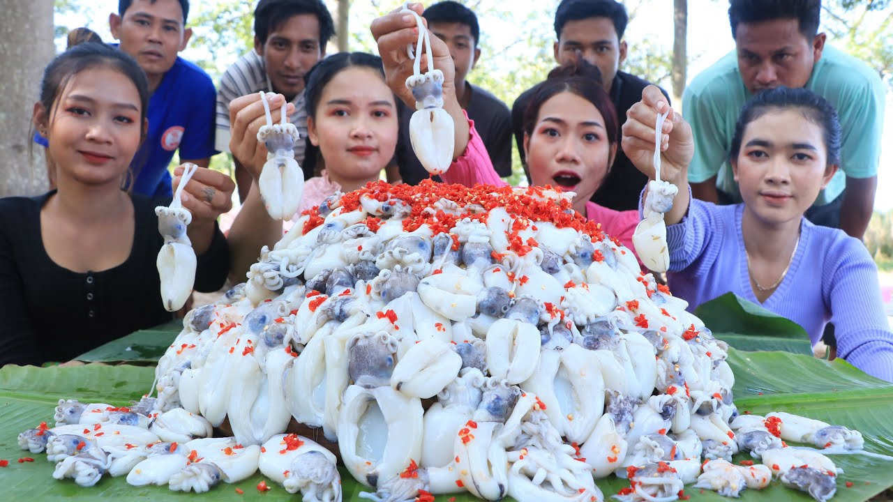 Cook octopus boiled with fresh milk and chili sauce recipe - Octopus ...