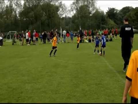 Tiki Taka Football at Seb Carole Football School - YouTube
