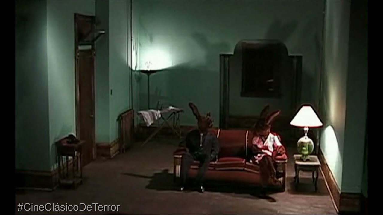 Algo le ocurre a Suzie | "Rabbits, de David Lynch" (2002) - YouTube