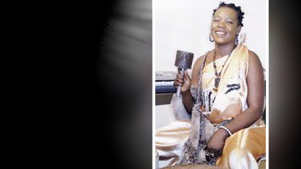 Lady Maureen Last Song To Raila - YouTube