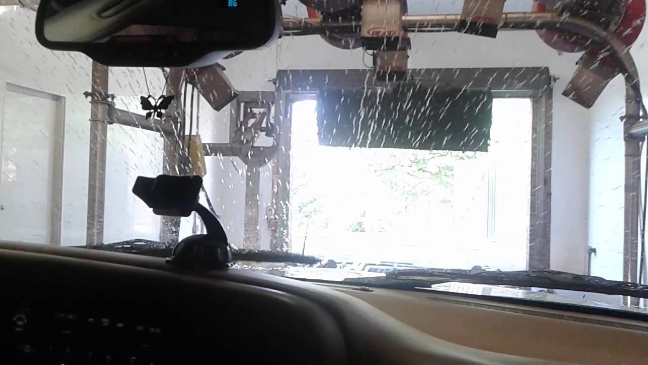 Big ice and the Volcano ride car wash - YouTube