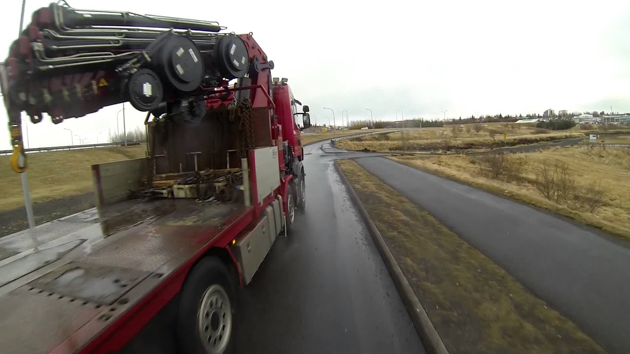 Bad lorry driving - YouTube