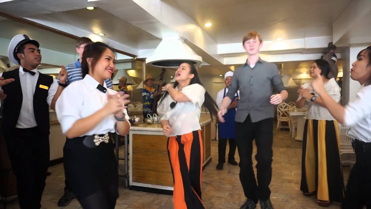 The Singing Cooks & Waiters - YouTube