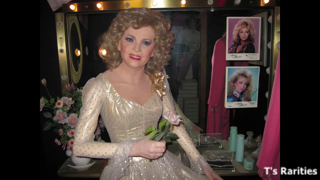 Wax Museum -Barbara Mandrell, Dolly, Stella Parton, Conway Twitty ...