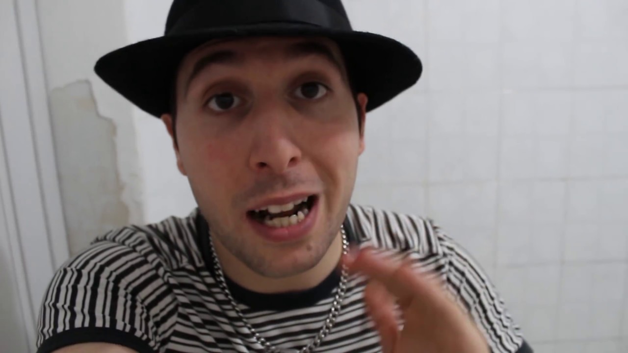 SCORREGGIO IN FACCIA ALLA MIA RAGAZZA! - YouTube