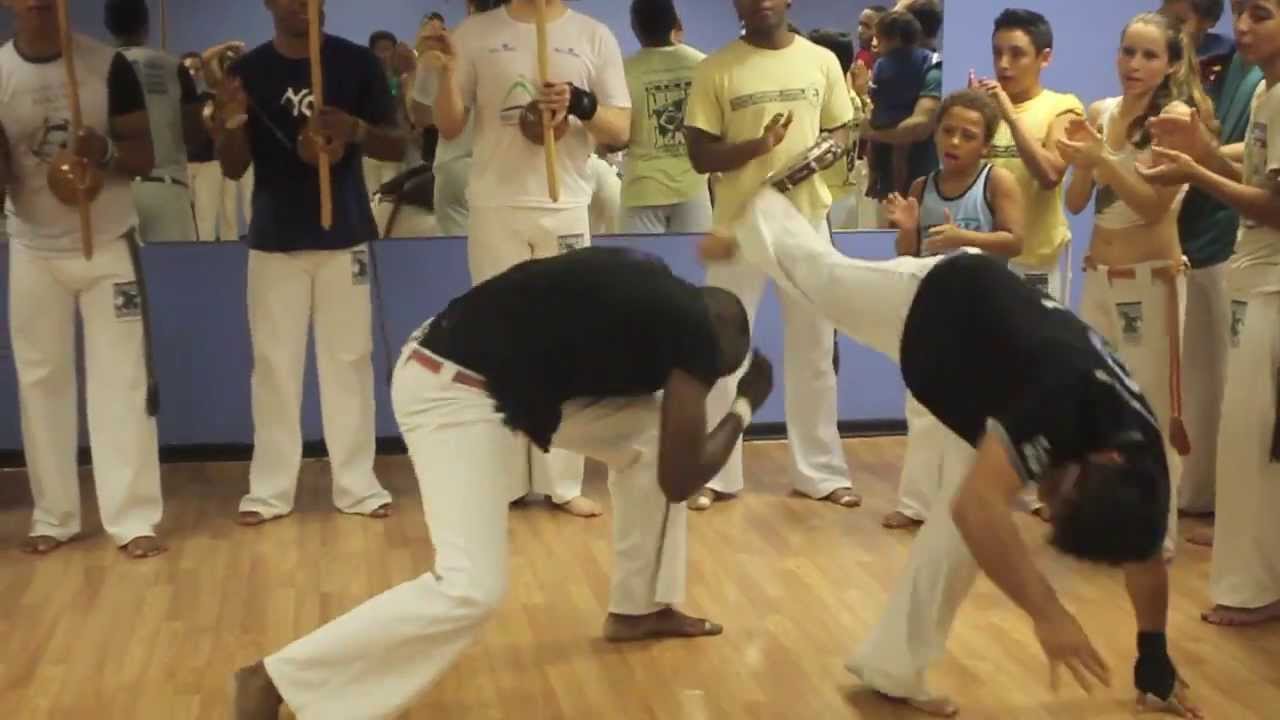 Capoeira roda - Capoeira Brasil Tempe Batizado 2013 - YouTube
