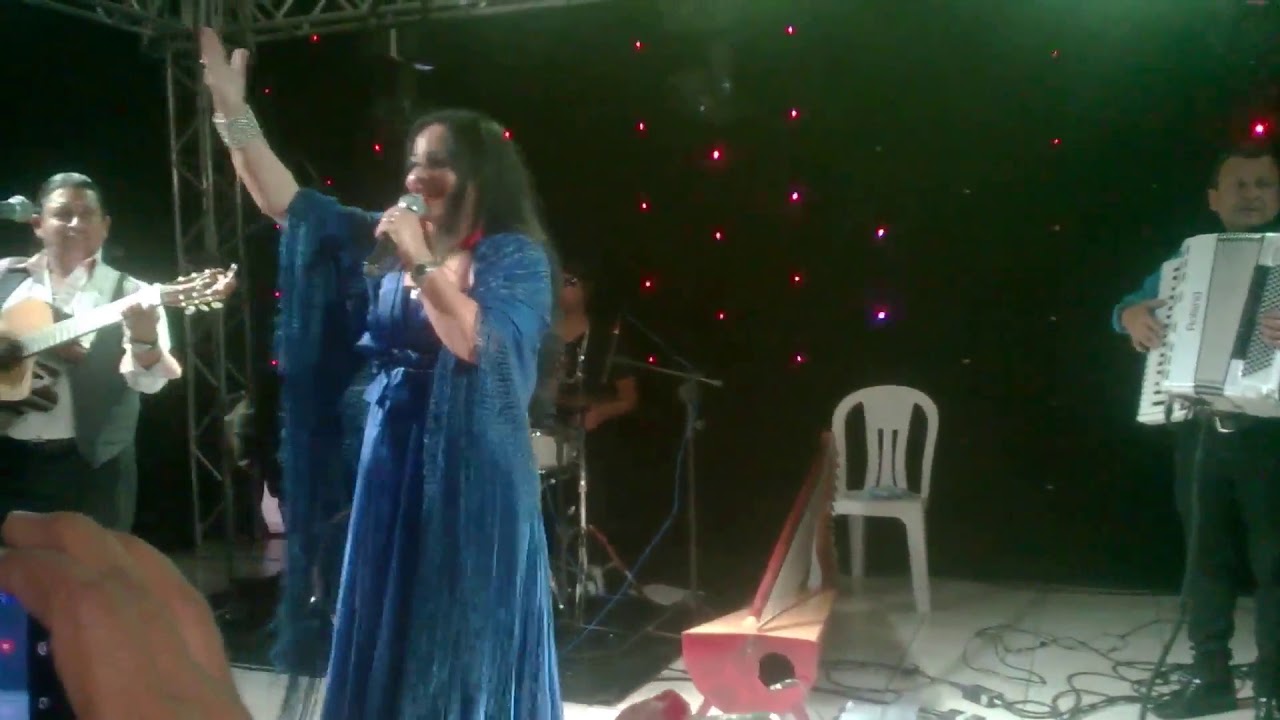 Perla Índia (Show) - YouTube