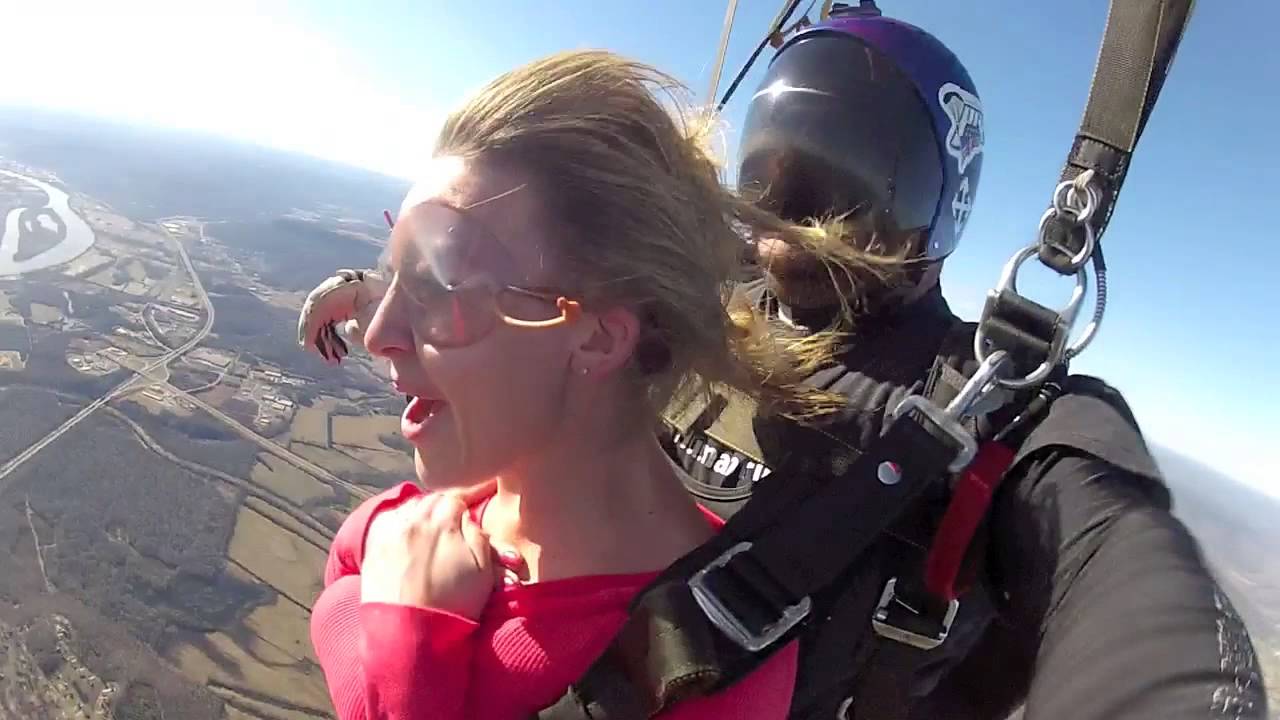 Jennifer goes on a daring jump! - YouTube