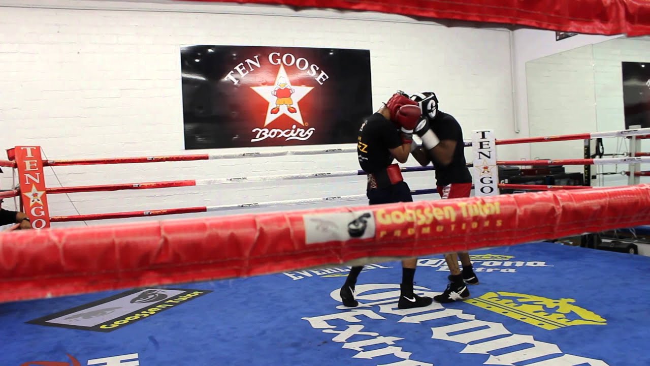 Pro MMA Fighter Terrion "Flash" Ware vs Pro Boxer Juan Funez round 4 HD ...
