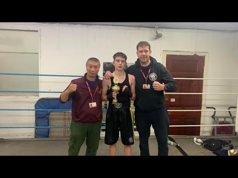 Mason Barr first amateur bout 52kg highlights - YouTube