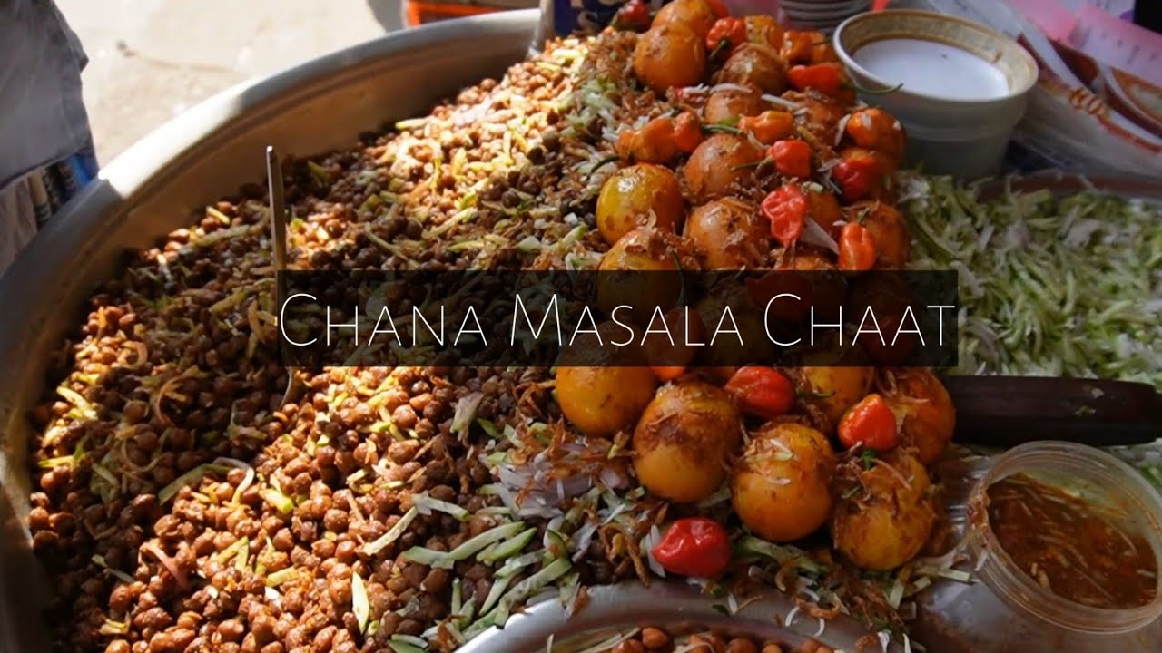 This Man Sells Extremely Famous Clean Egg Chana Masala Chaat ...