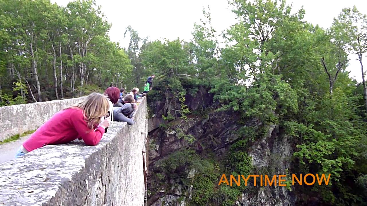 60 FOOT DULSIE BRIDGE JUMP!!! - YouTube