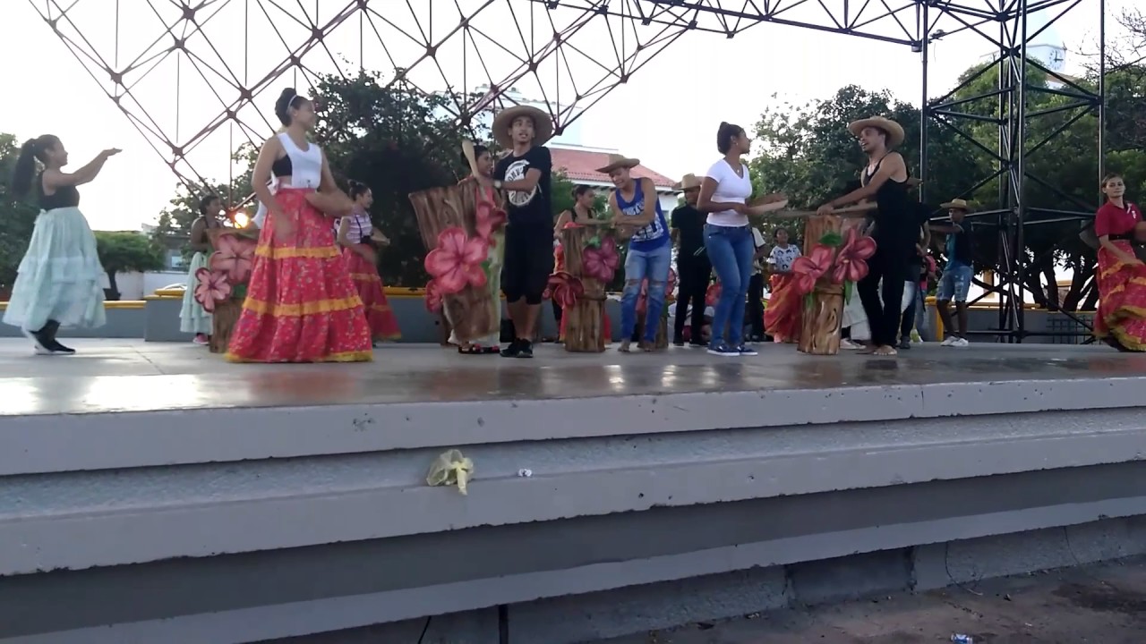 Baile del pilón , Valledupar - YouTube