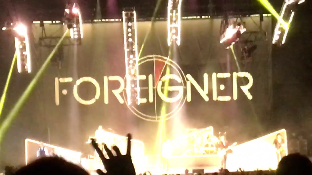 Foreigner - Urgent + Intro Live 2018 - YouTube