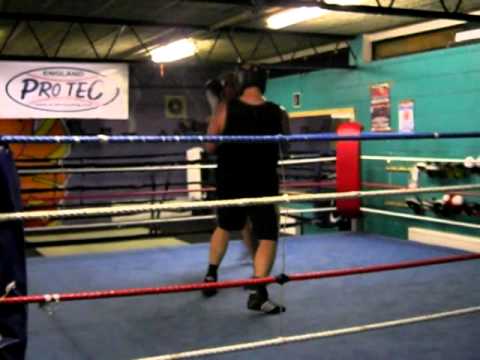 Neil Perkins and Paul Butlin Sparring - YouTube