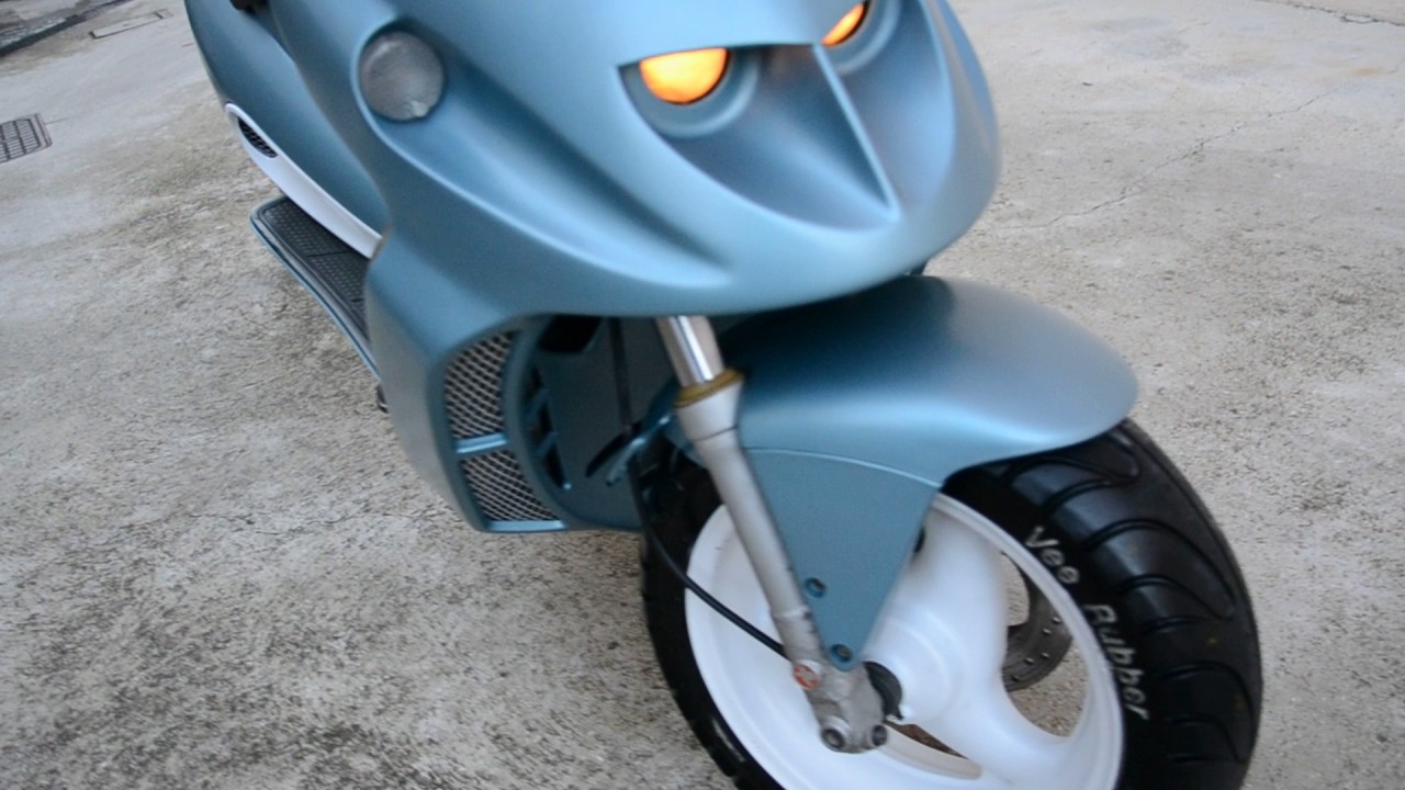 Malaguti F-12 Phantom Tuning Palpebre - YouTube