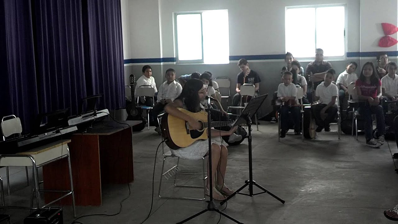 The show Cover Daniela Partida - YouTube