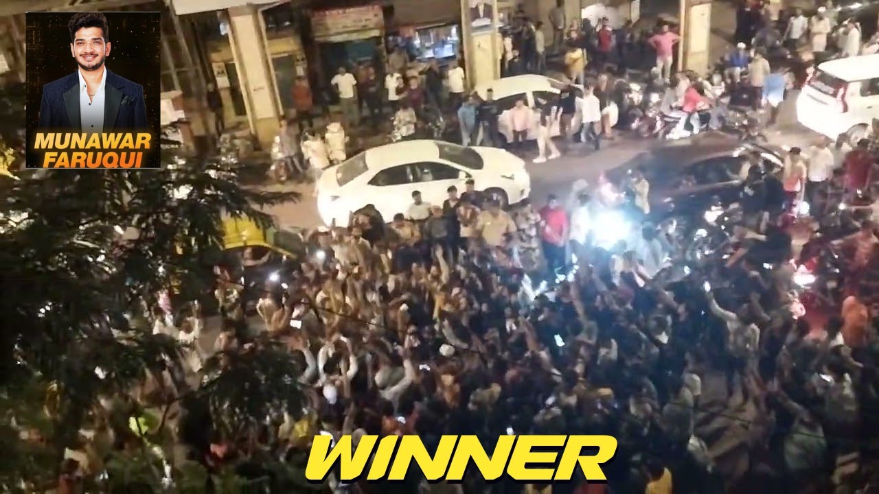 Munawar Faruqui Bigg Boss Winner 17 || Midnight Celebration - YouTube