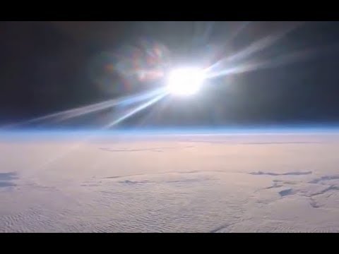 [FR] Terre Plate : "Hello" (Amber Plaster) - YouTube