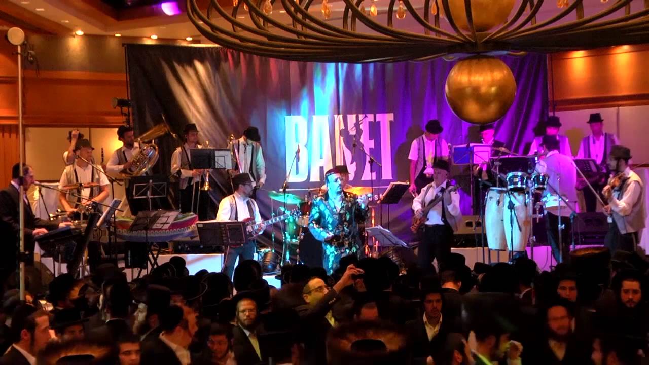 Lipa Schmeltzer With Ruvi Banet Orchestra - YouTube