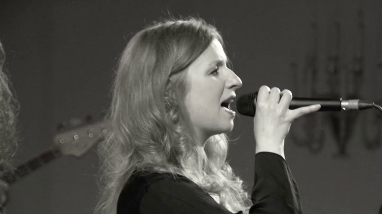 "Next to me" - Emeli Sandé cover Regina Hellmann - YouTube