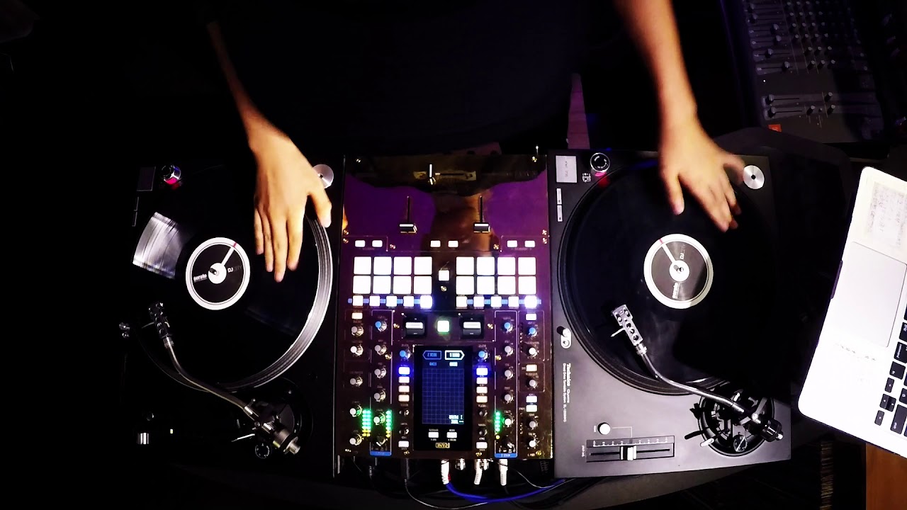 DJ RENA 1 minute 2017DMC Champion routine - YouTube